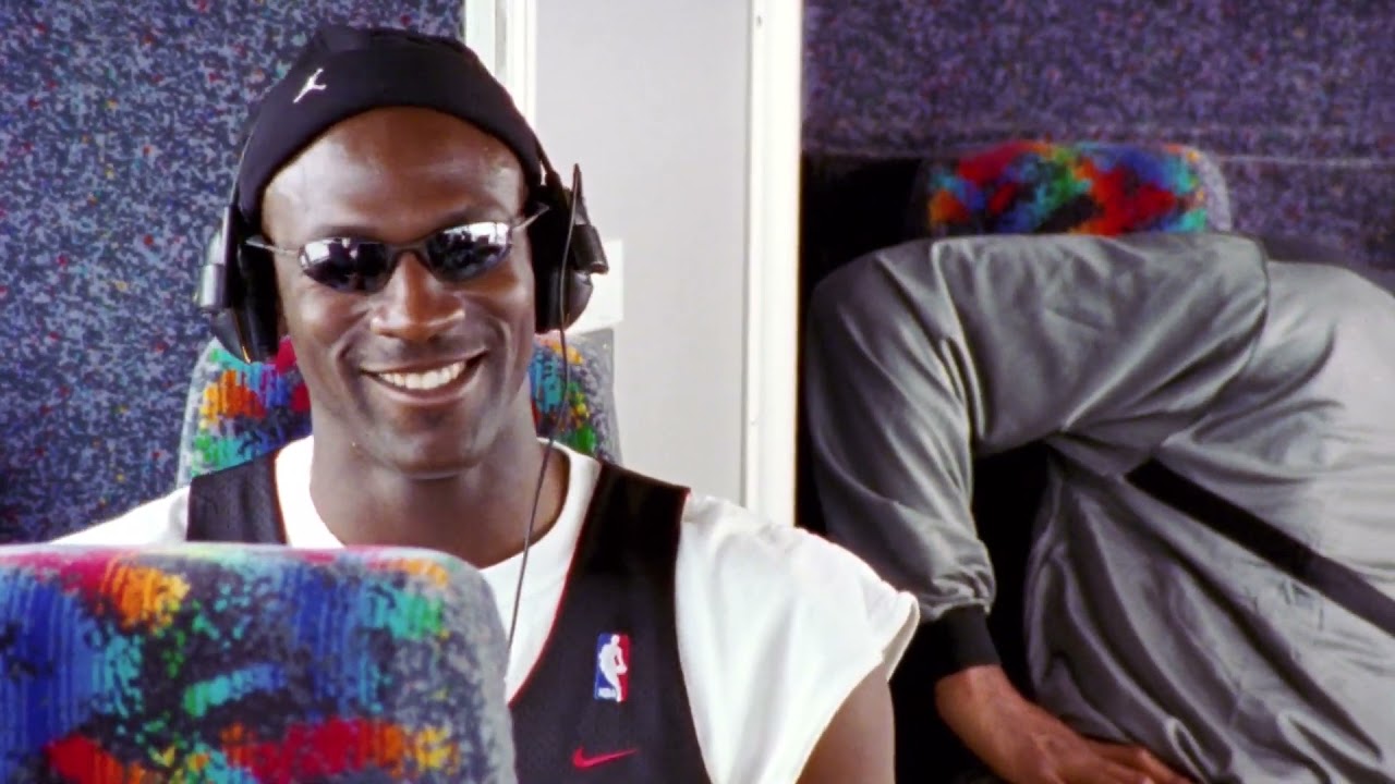 Michael Jordan is listening to music - YouTube