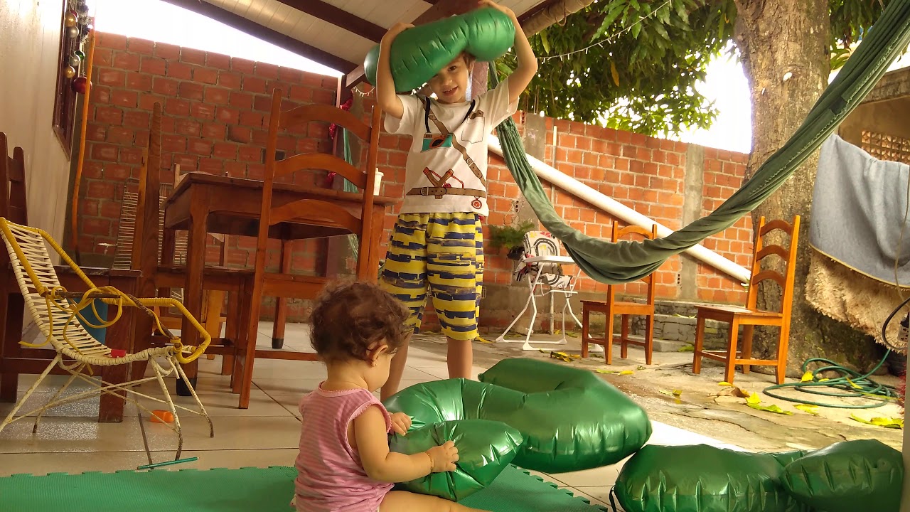 Brincando Com A Irmãzinha Ayla Youtube