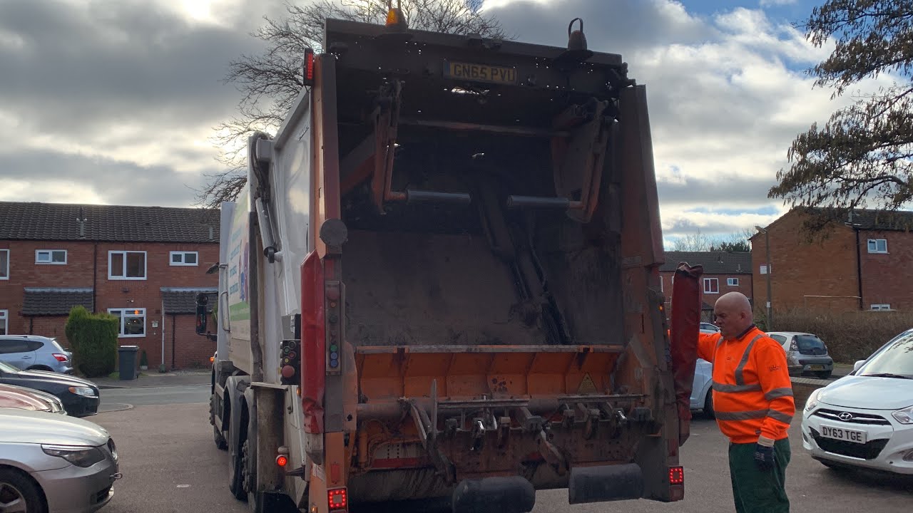 Flats Bins! | Mercedes Econic Refuse Truck, PVU - YouTube