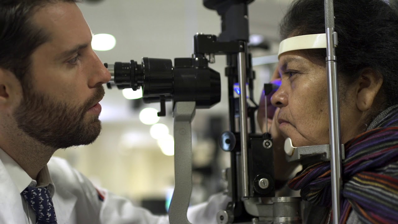 APEC. 100 años luchando para evitar la ceguera en México. - YouTube