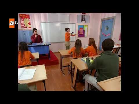 Kıvılcım şiir okuyor