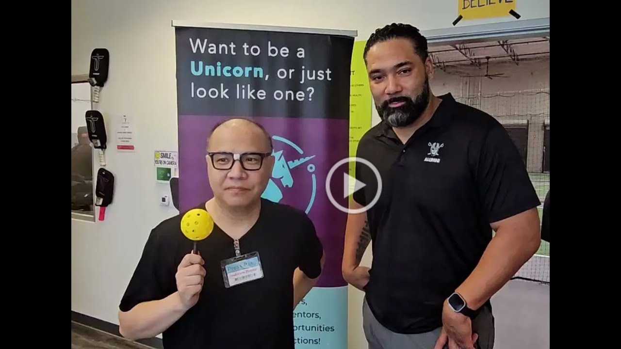 Anderson Pooper interviews two ex-Raiders at the Pickle Brawl. - YouTube