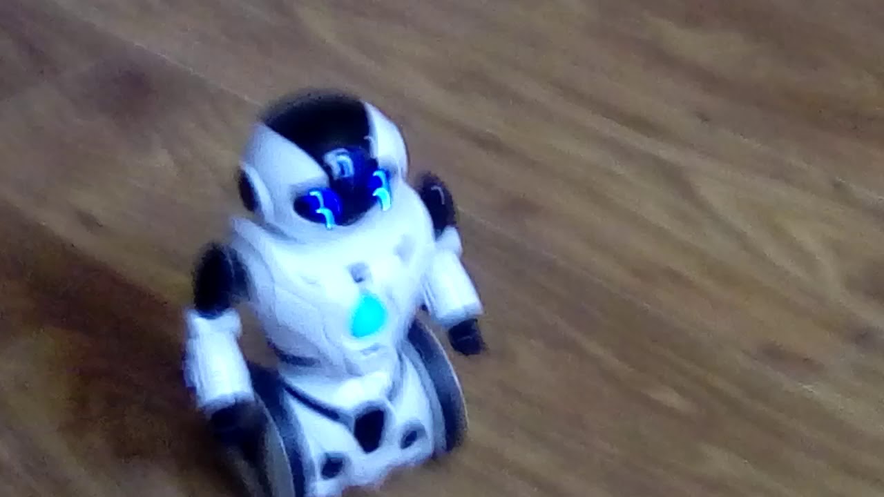 Top race robot moving - YouTube