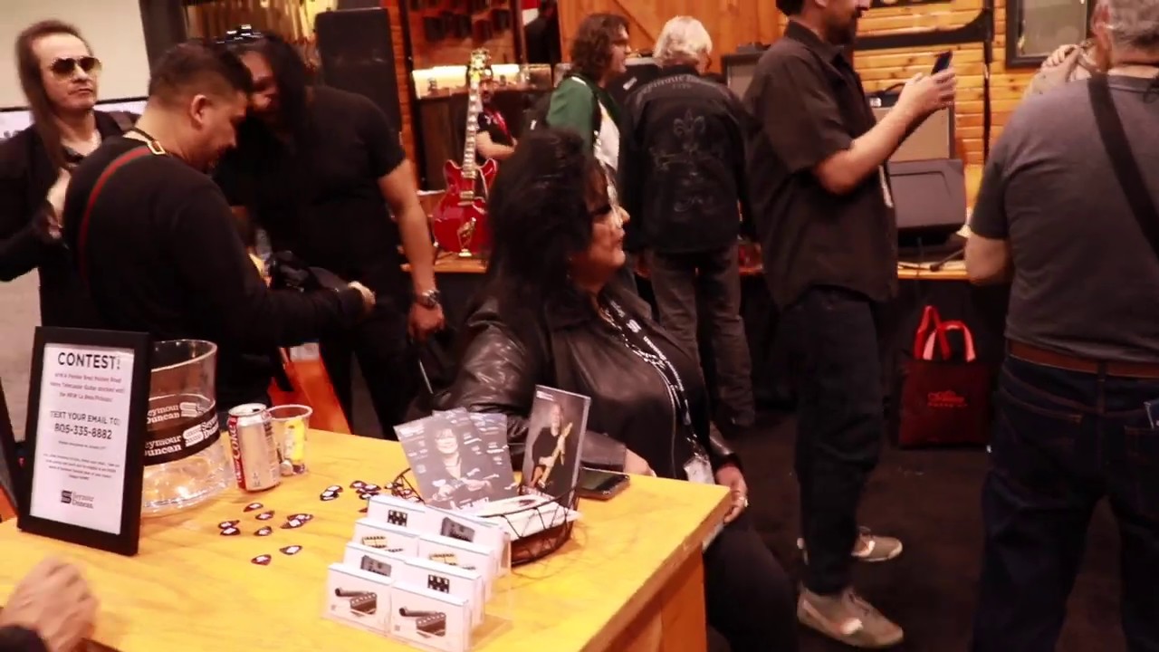 Minarik и Acacia guitars. NAMM 2020 - YouTube