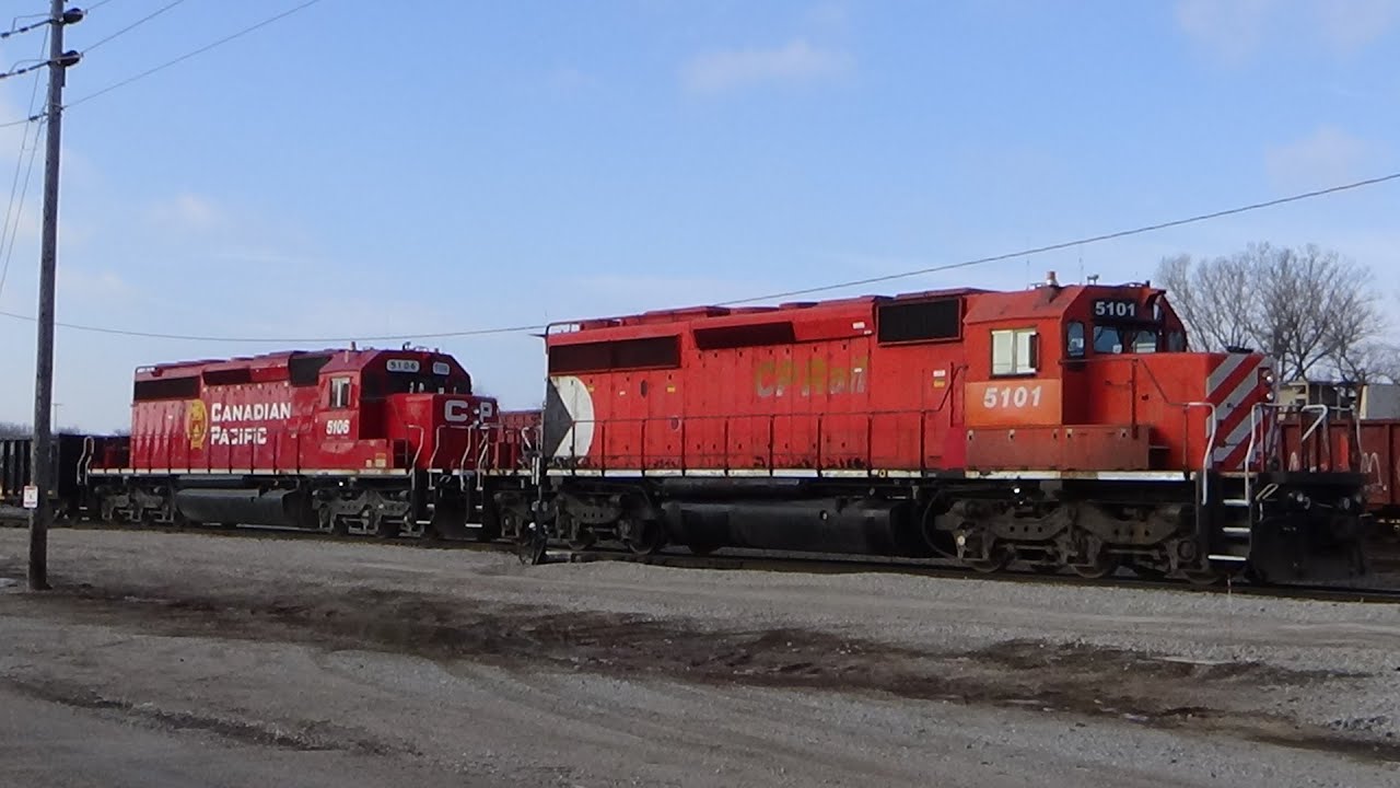 CPKC 181 RC SD40-2s rock train and BN Rock January 2, 2024 - YouTube