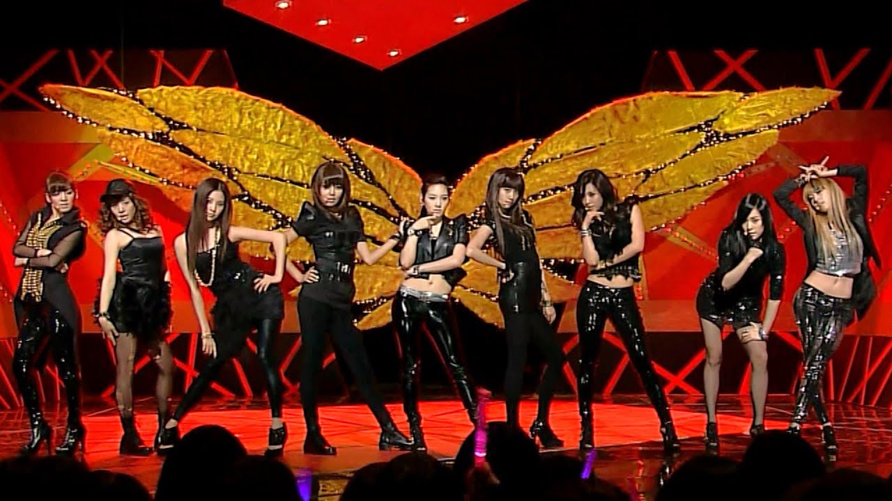 SNSD - Run Devil Run (Live) - YouTube