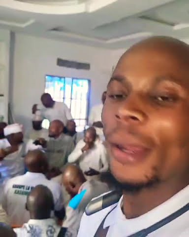 mubaji lusa tshibilu gospel song mapostori Marange - YouTube