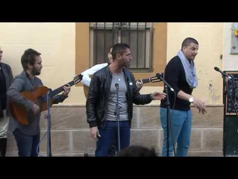 Paco "Pellejo" y Toni "el piojo" cantando la presentación de los ...