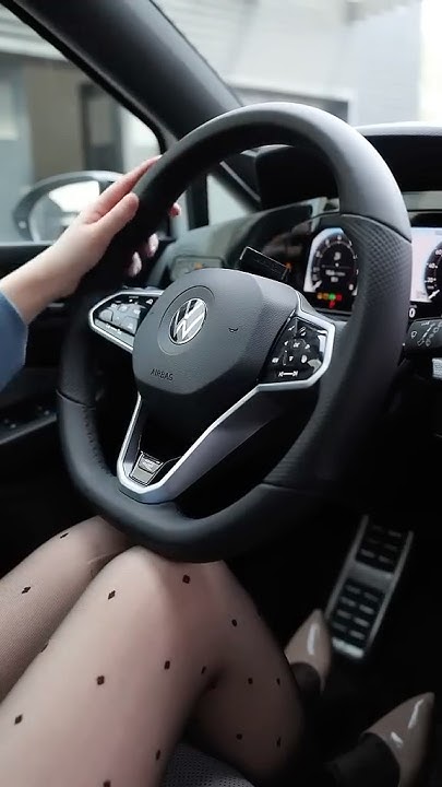 2025 Volkswagen Golf 1.5T 300TSI Immersive review - YouTube