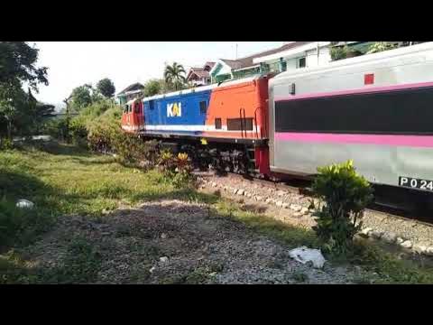 1 Lokomotif mantan Divre mengarah ke ML!! Momen kereta api Majapahit di ...
