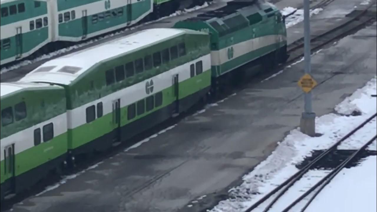 Railfanning the cn oakville subdivison at islington ave. - YouTube