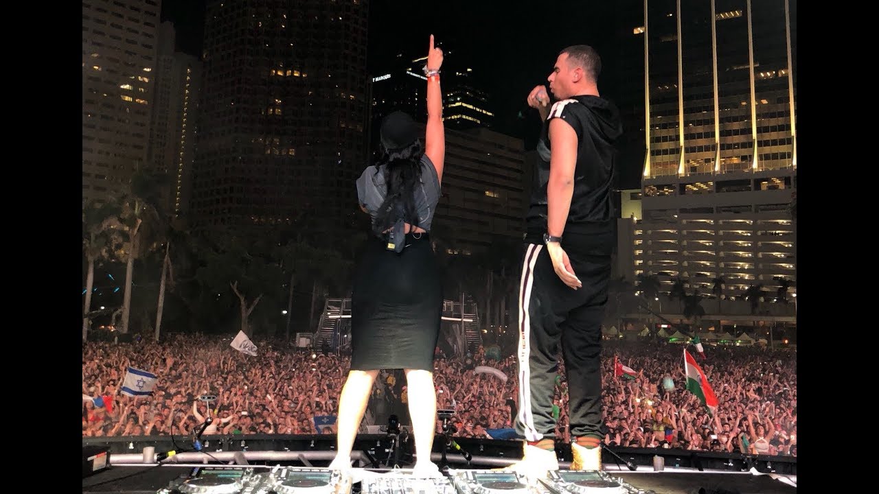 VASSY Live with Afrojack at Ultra Music Festival - YouTube