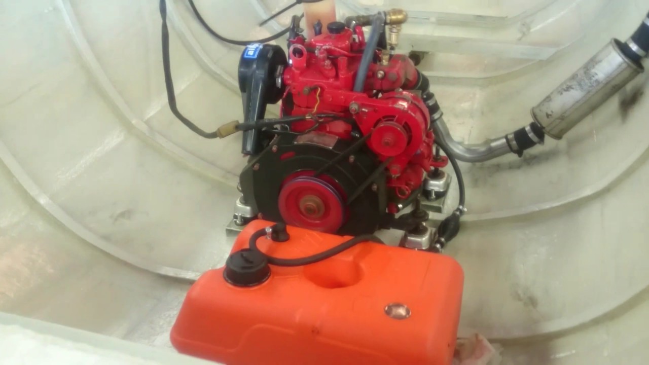 Ruggerini RM90 - YouTube