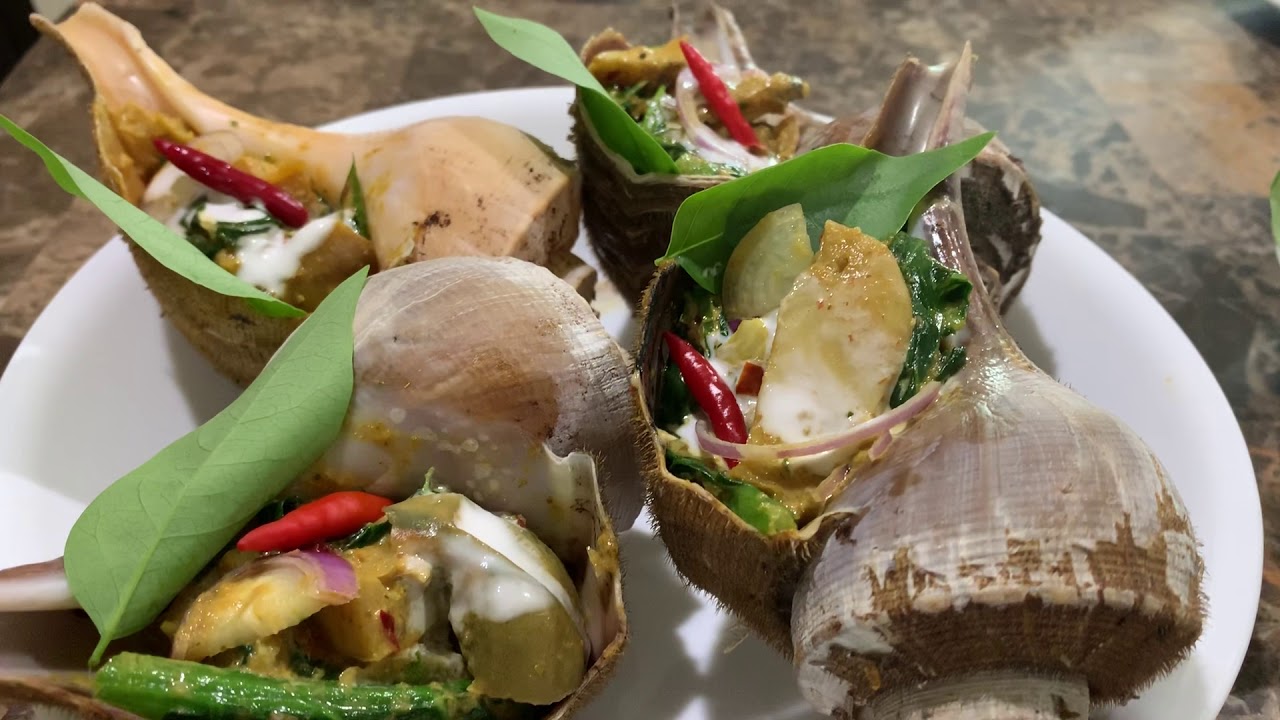 How to make snails amok រៀបធេី្វអាម៉ុកខ្យង - YouTube