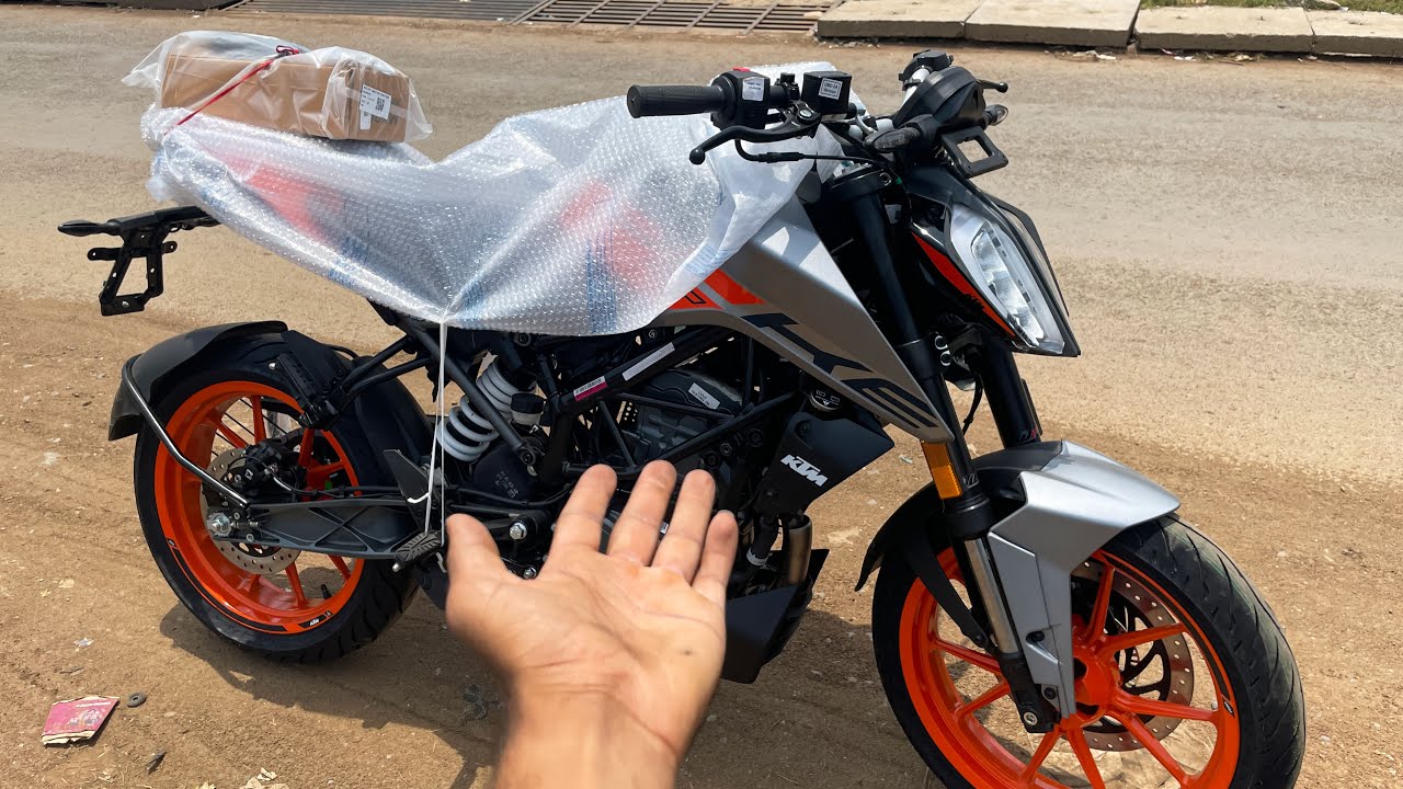 Finally 2023 New Model KTM Duke 200 LED LIGHTS E20 BS7 Silver Color ...