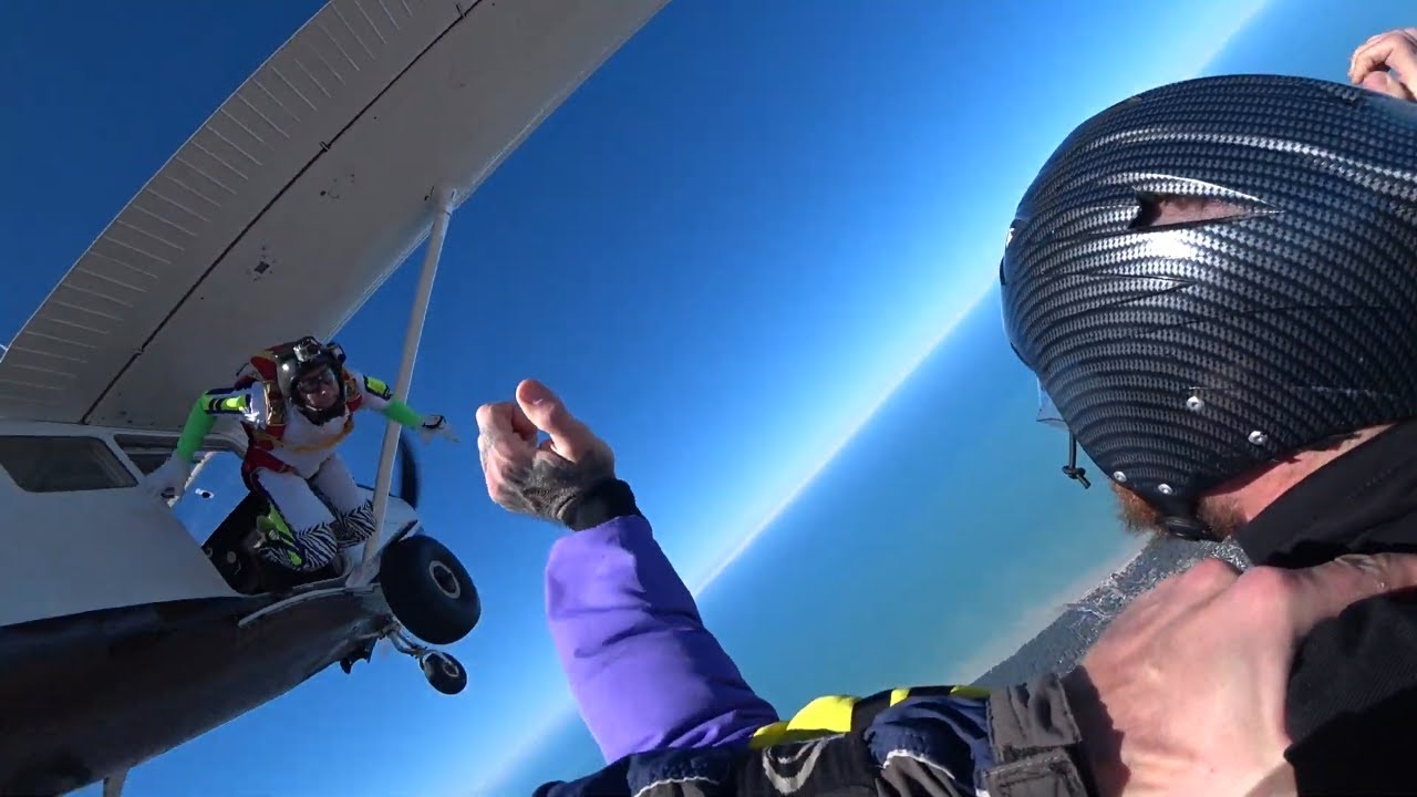 Jump 656 First Jump Student PFFI - YouTube