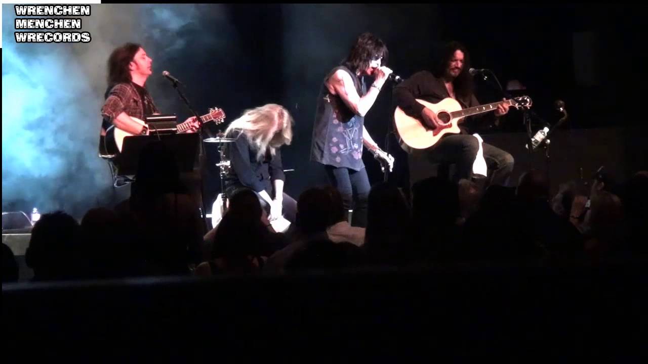 Stryper Acoustic Concert 2013 Las Vegas Nevada - YouTube