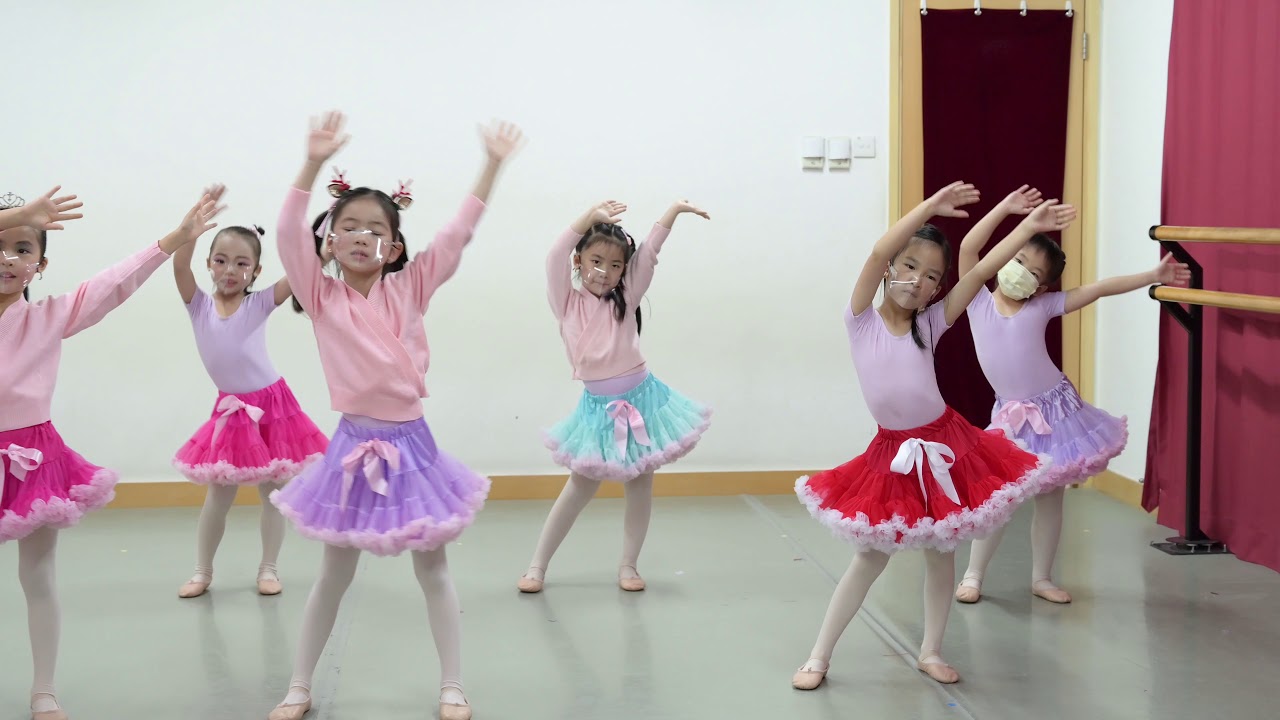 CB Dance Studio - Christmas Performance 2020 (Jingle Bell Rock) - YouTube