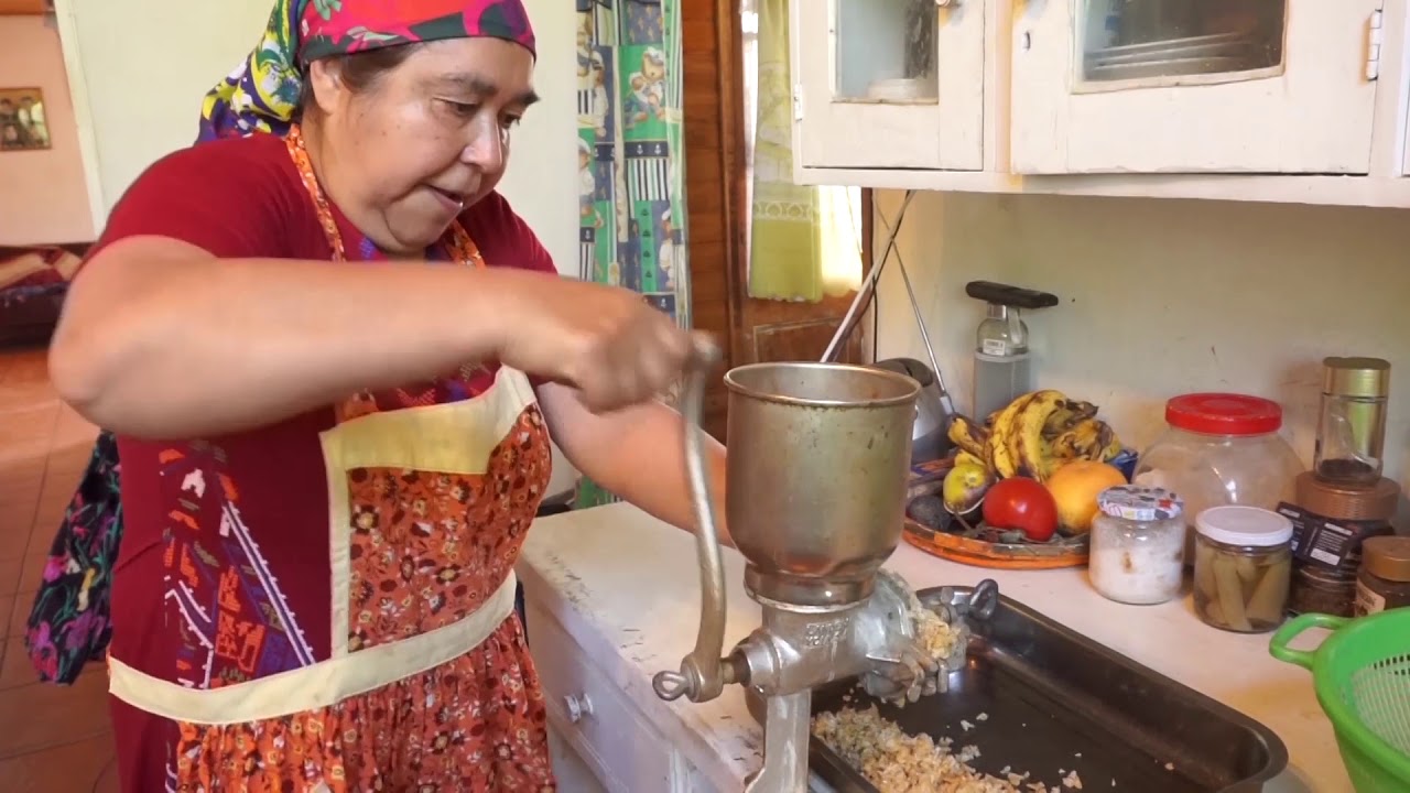 Cocina Tradicional Mapuche "Catutos" - YouTube