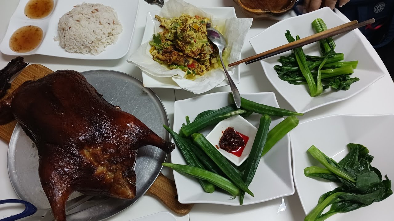 EATING WHOLE DUCK AND VEGETABLES FOR DINNER WITH FRIEND AT HOME - YouTube