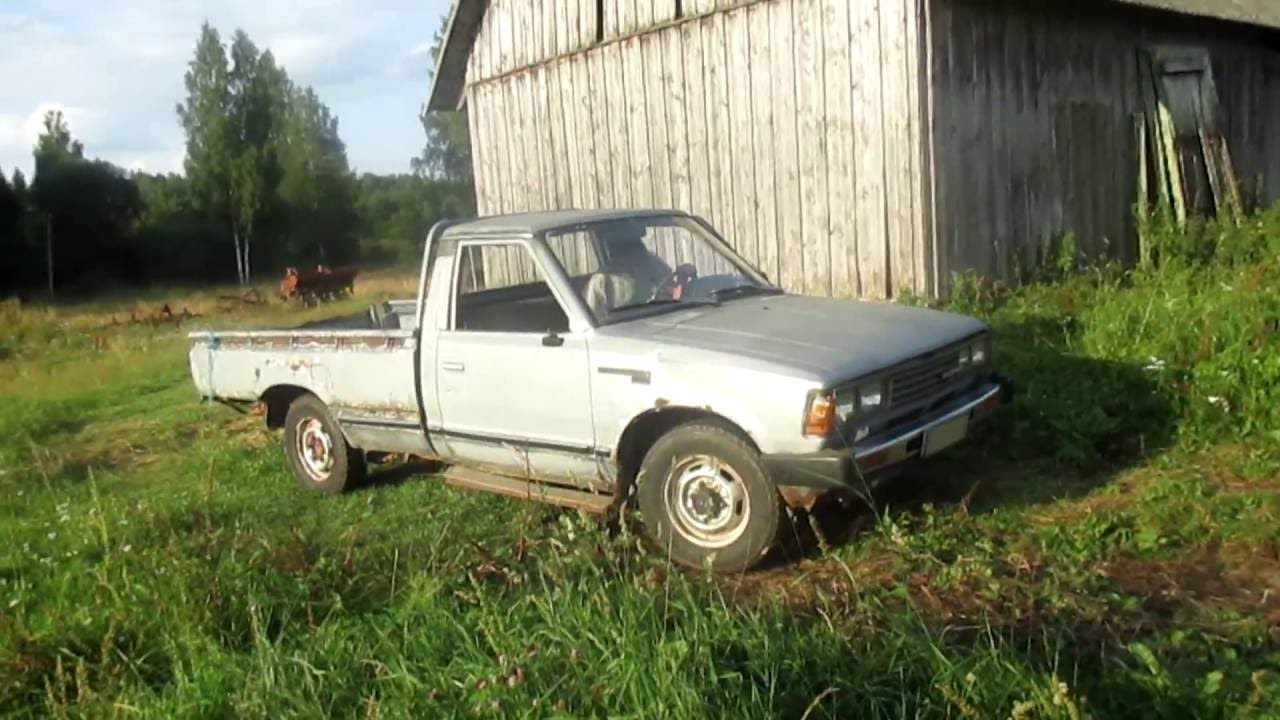 1982 Datsun 720 pickup diesel engine driving - YouTube