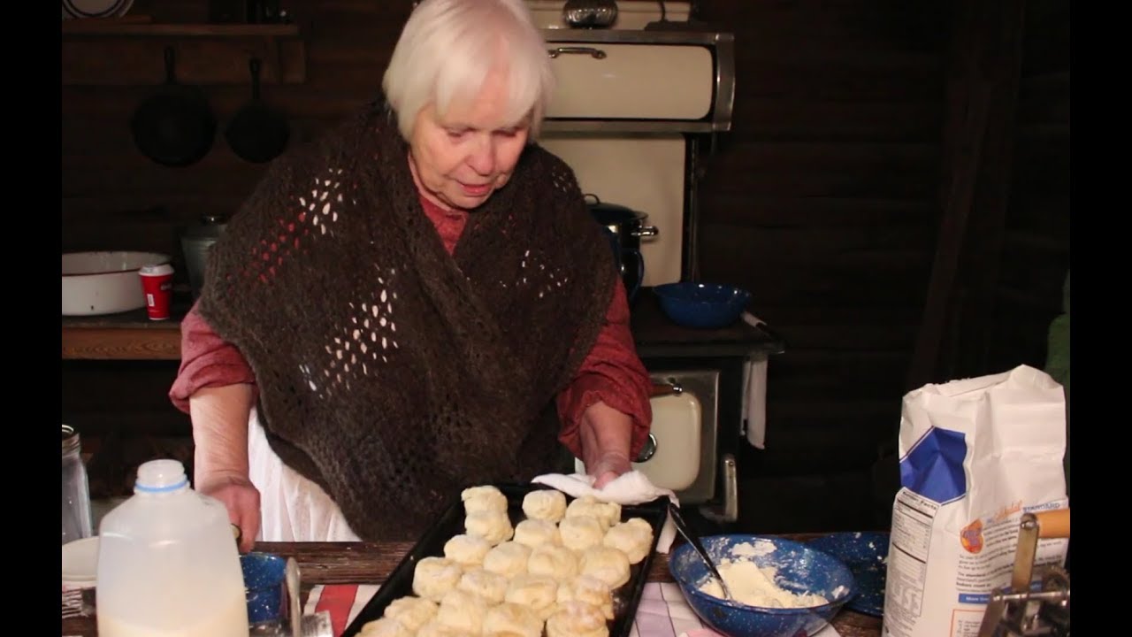 #80 Baking Biscuits and Making Butter in the late 1880s - YouTube