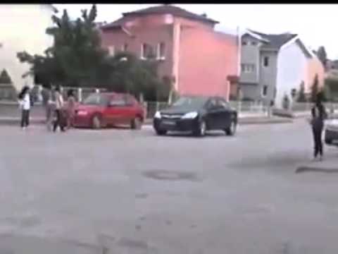 Şoförlerle kafa bulan kızlar