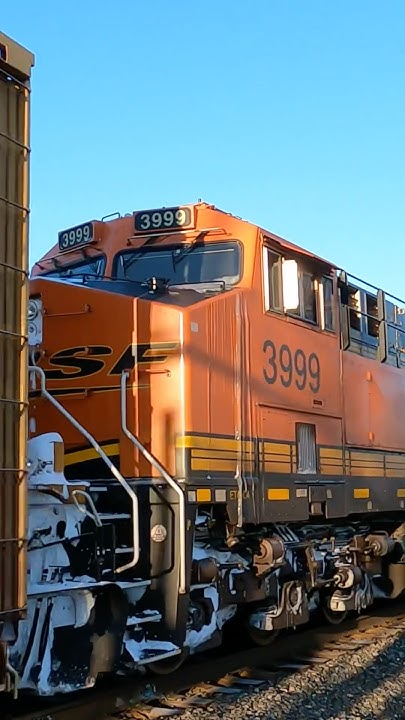 BNSF 3999 trailing on CPKC 420 - YouTube