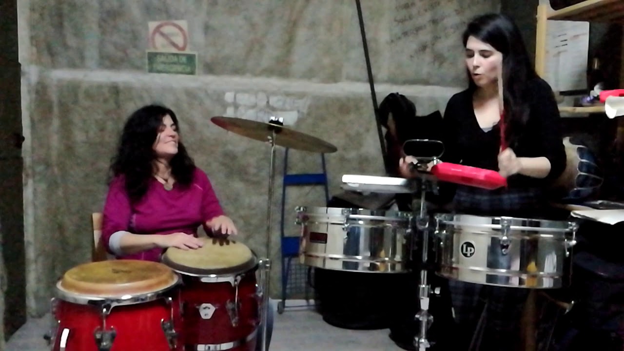 Madelin Espinosa - Clase de Timbal con una de sus alumnas - YouTube