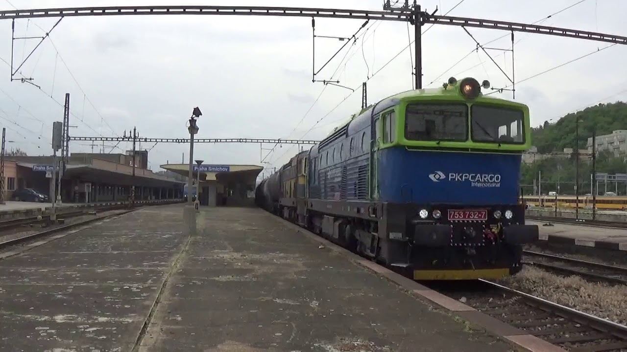 Průjezd lokomotiv 753 732-7 a 753 734-3 PKP Cargo žst. Praha-Smíchov ...