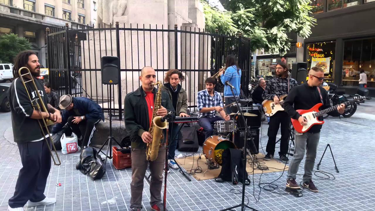 Música de rua em Buenos Aires. Root steady. - YouTube