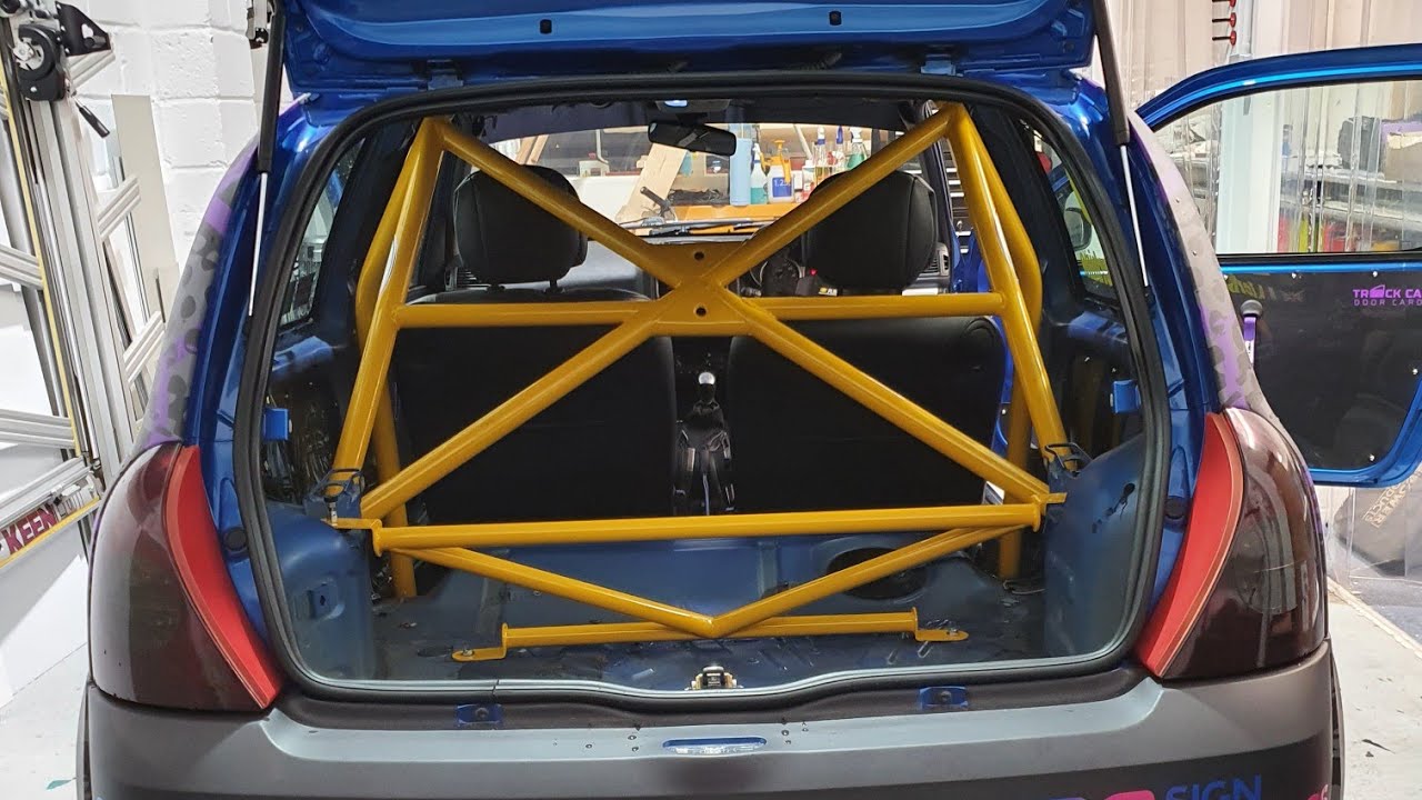Fitting A Rollcage and Steering Wheel To The Clio 182 - Episode 5 ...