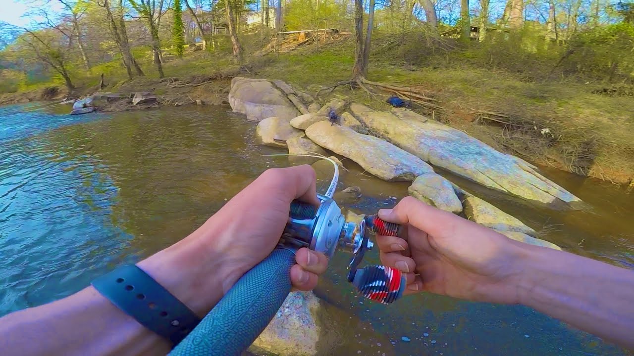Cranking for FAT River Bass (Pre Spawn Fishing & River Fishing Tips ...