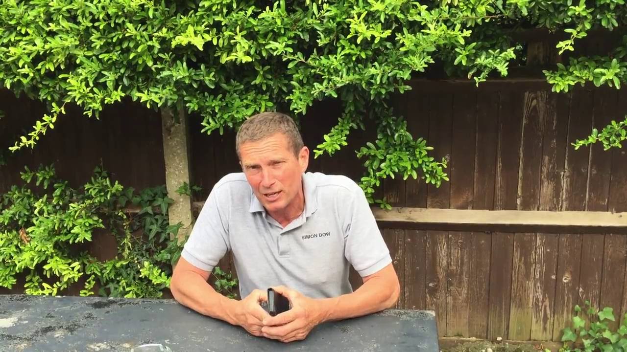 Simon Dow talks about the Epsom Trainers' Open Day on 29.08.16 - YouTube