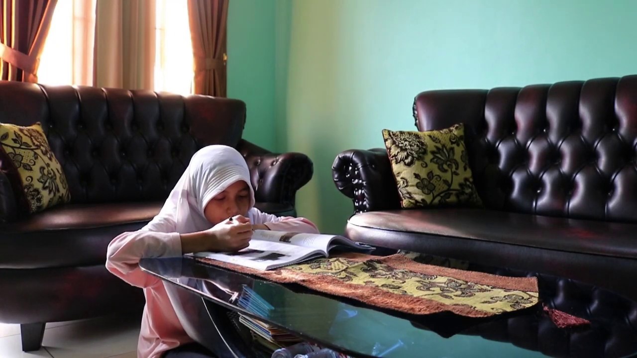 erika linda lestari- 42317010012 (clone compositing) - YouTube