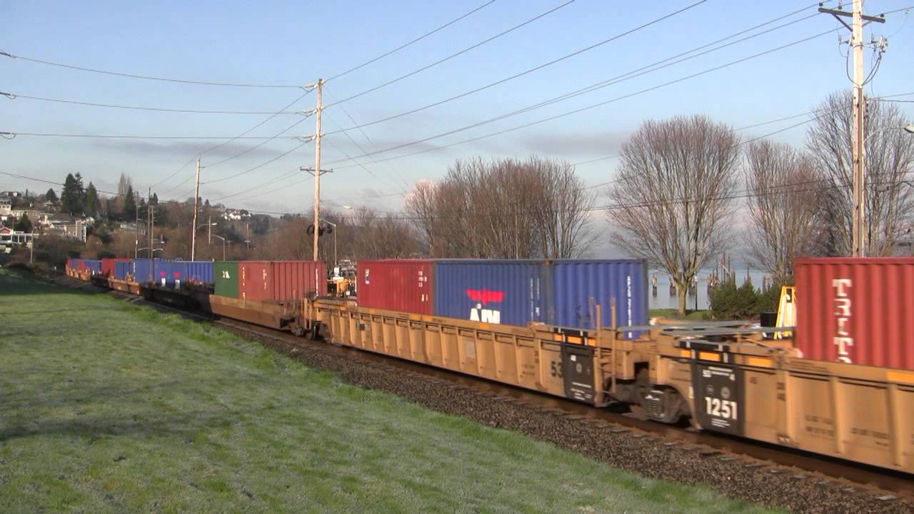 UP 8450 Leads A Stack Train @ Old Town Tacoma, WA w Canon HF11 - YouTube