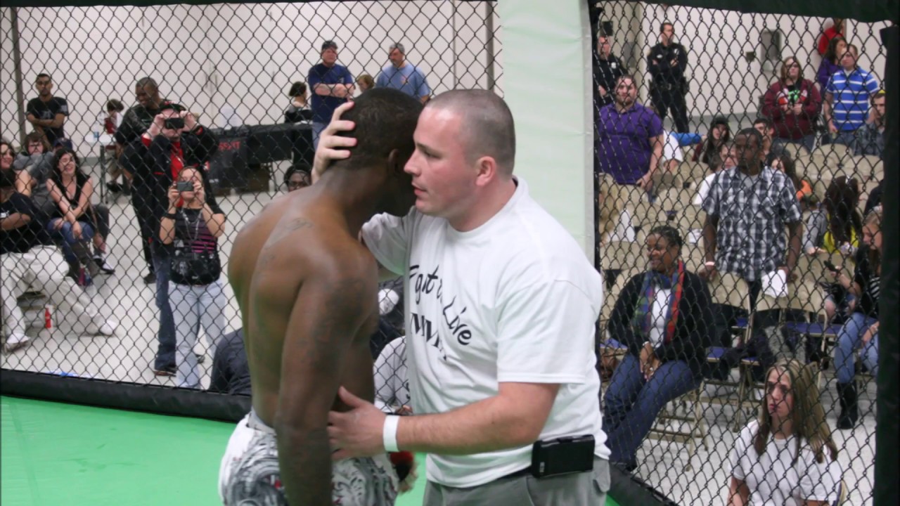 Ryan Gatto vs Brian Maxwell - YouTube