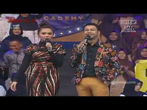 Zaskia Gotik Bersama Devano Anaknya Iis Dahlia Peserta Pesbukers Akademi