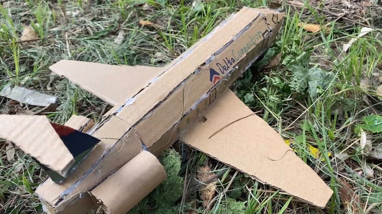 Comair flight 5191 crash but with a cardboard plane - YouTube