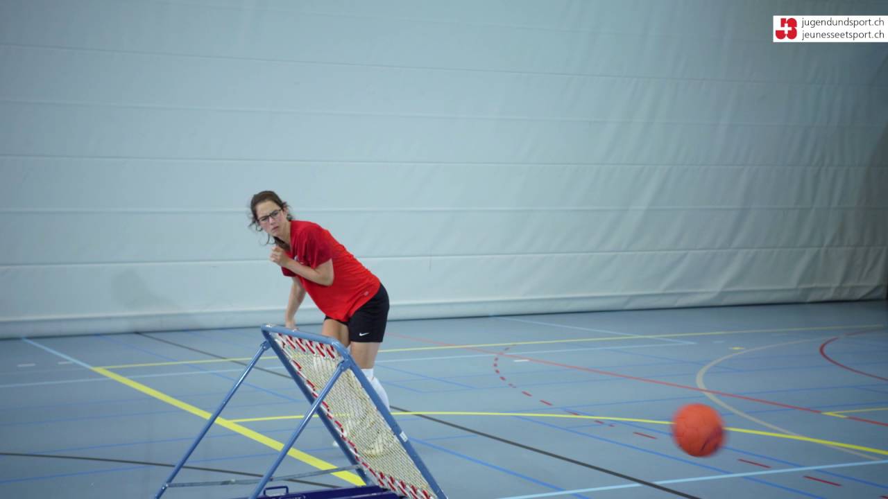Tchoukball: Tir à 30° - YouTube