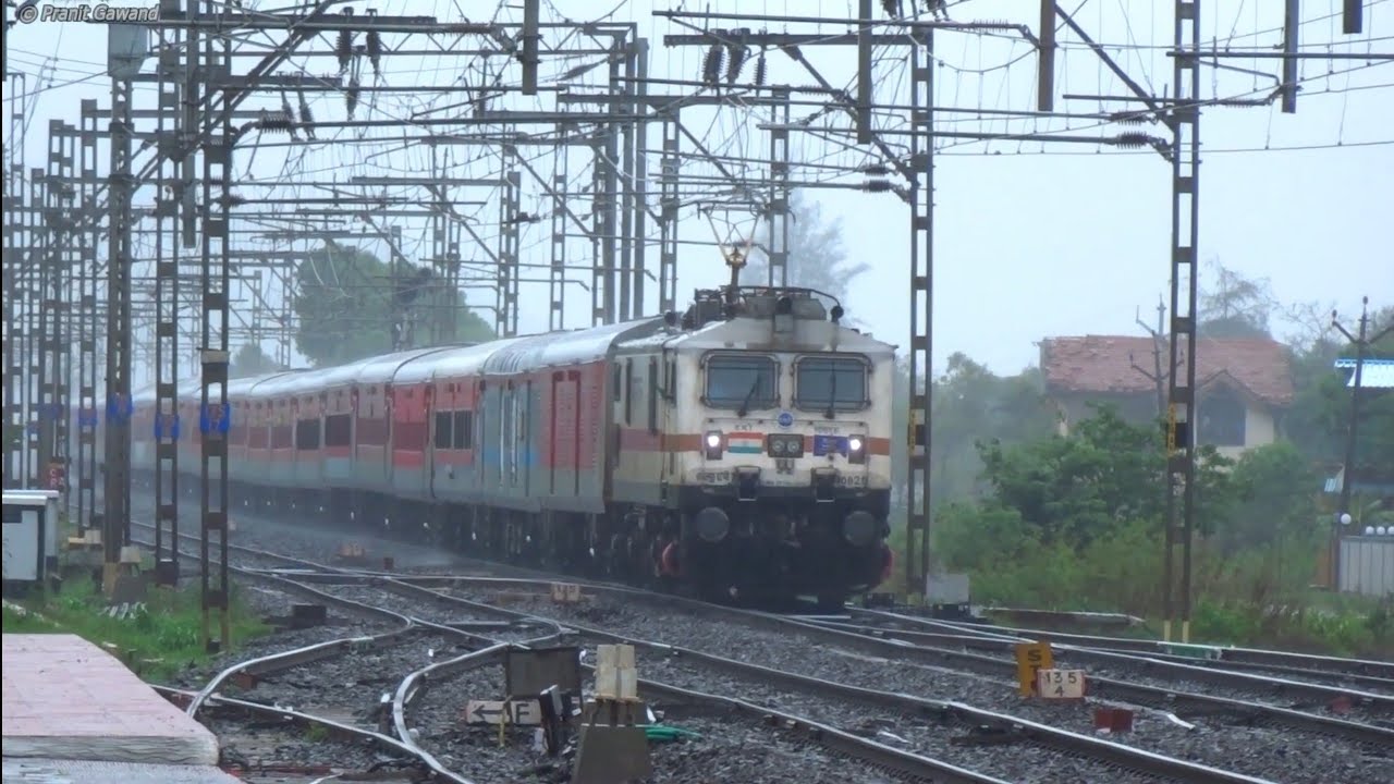 11019 Konark Exp with WAP7 makers Excellent Tracksound - YouTube