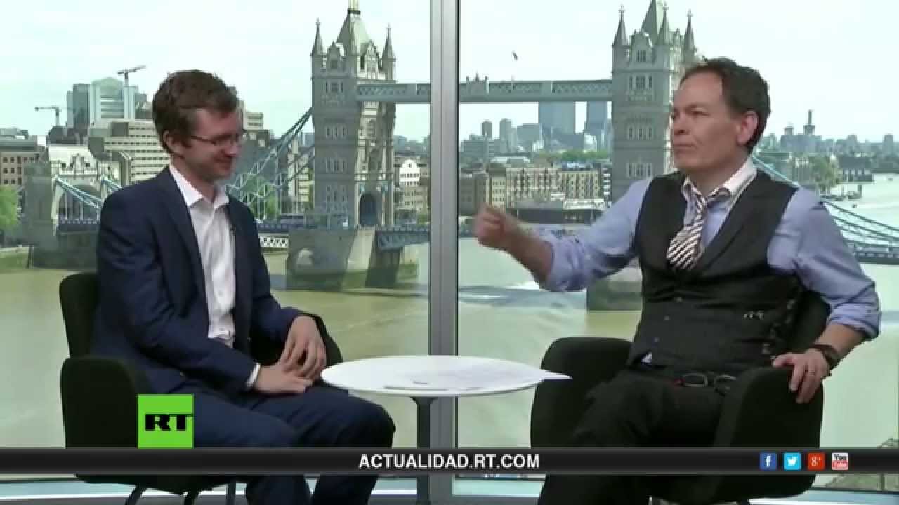 (RT) La crisis griega - entrevista con Ben Dyson, Positive Money - YouTube