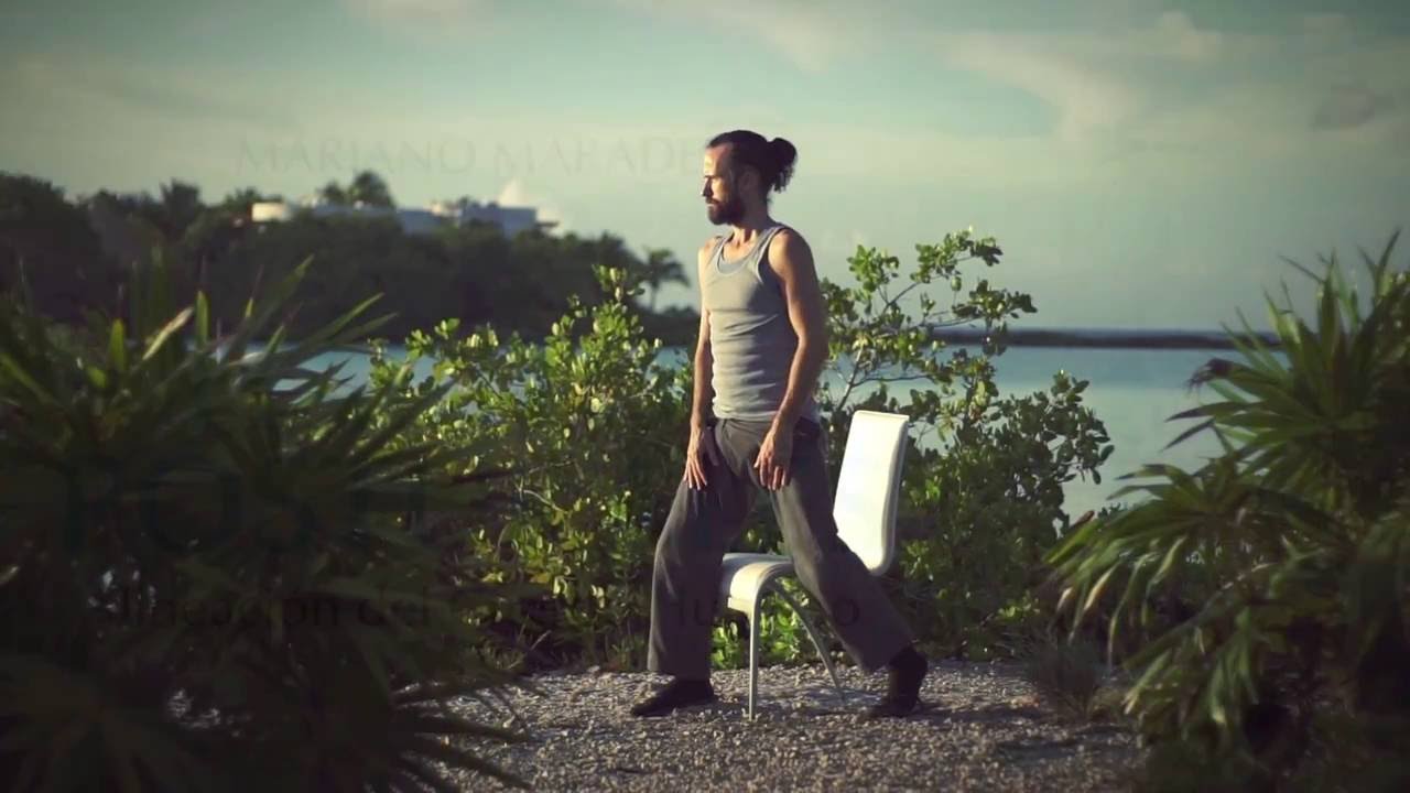 ¿Cómo sentarse? - How to sit down? - YouTube