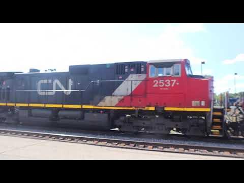CN 2940,CN 2537 & CP 8168 Pulling A Mixed Freight Train Eastbound Battle Creek Michigan 9/9/22 ...