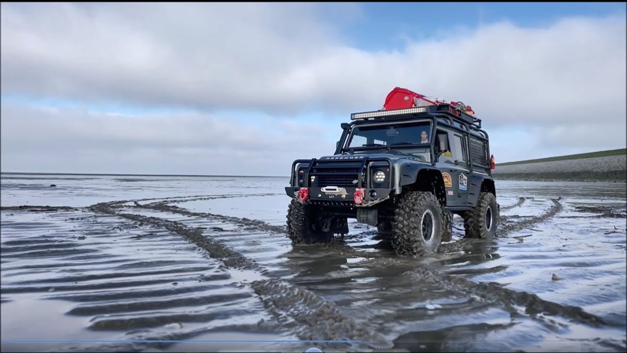 Crawling the Traxxas TRX-4 Defender in the tideland - YouTube