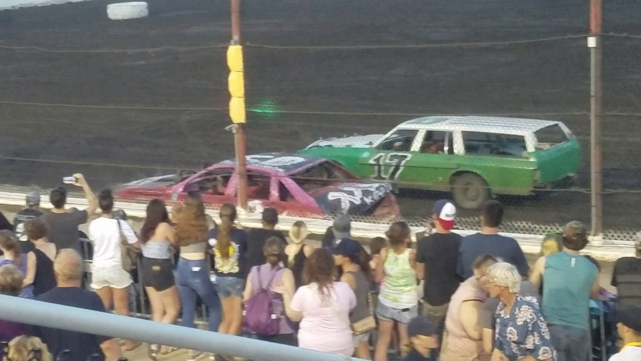 Route 66 team demolition derby | Mean Green Machine vs Bandits - YouTube