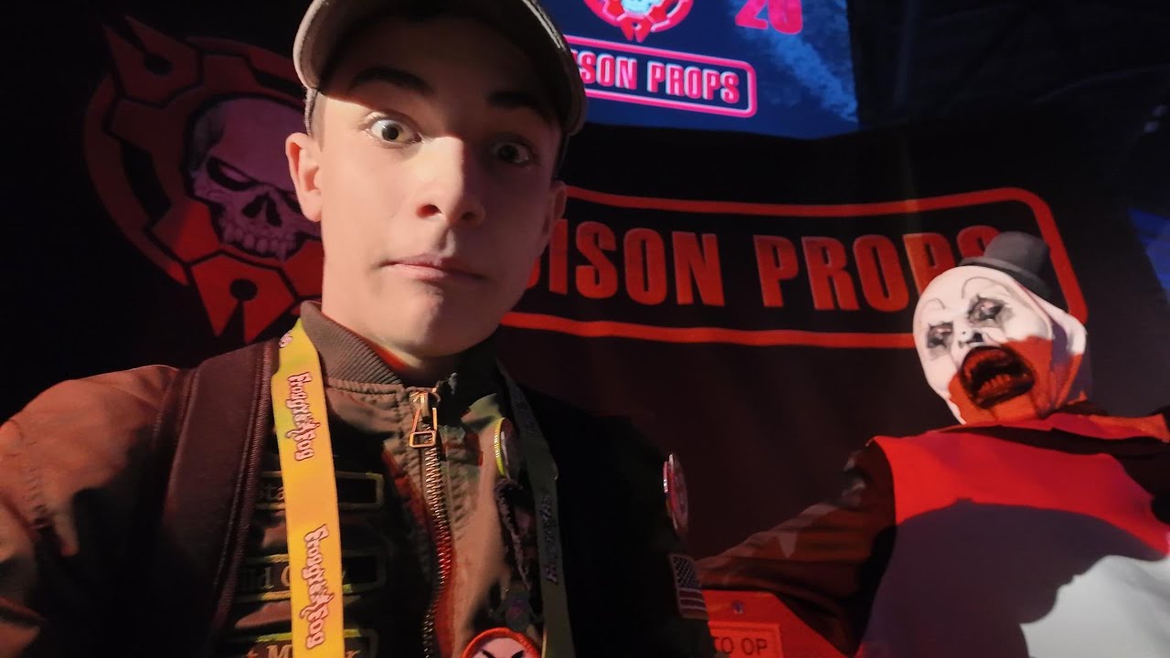 poison props Chair Scare - YouTube