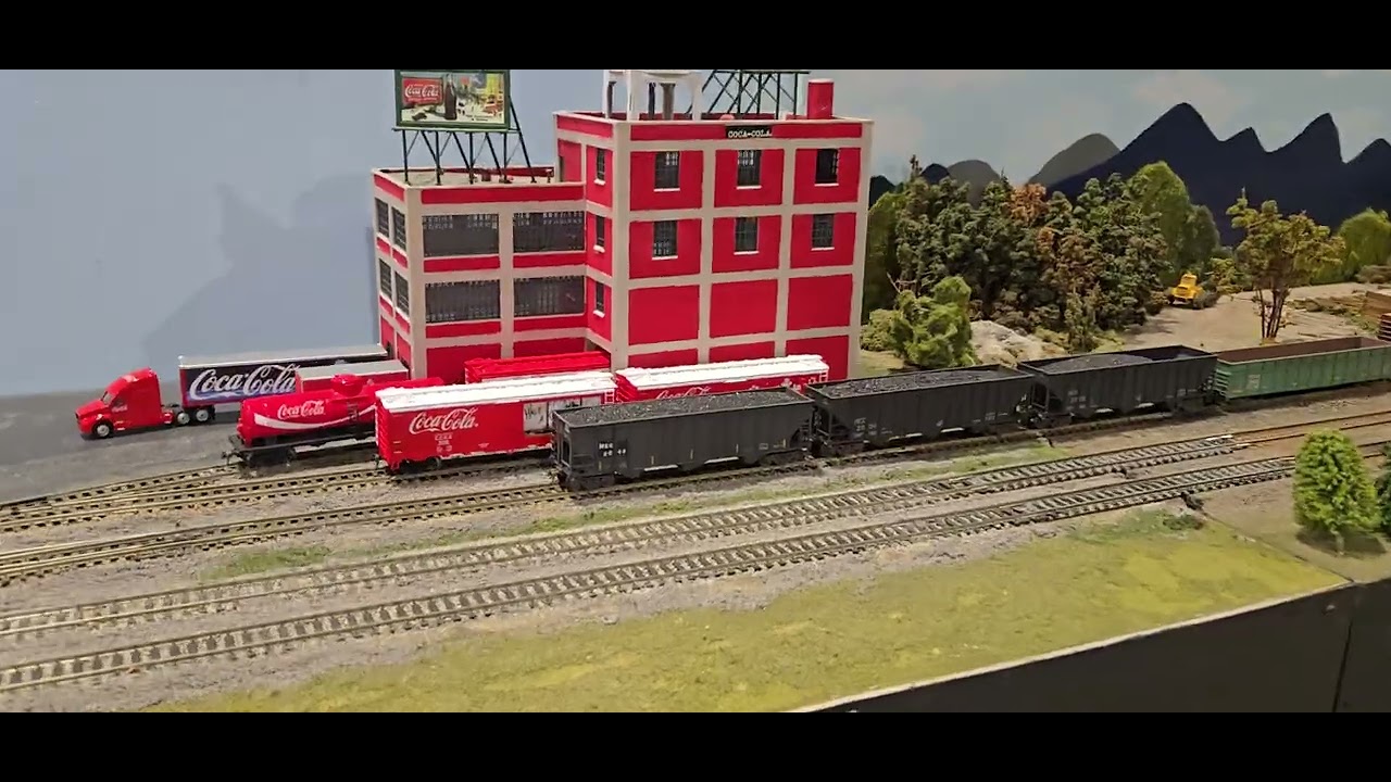19th model train layout at the Springfield massachusetts train show ...