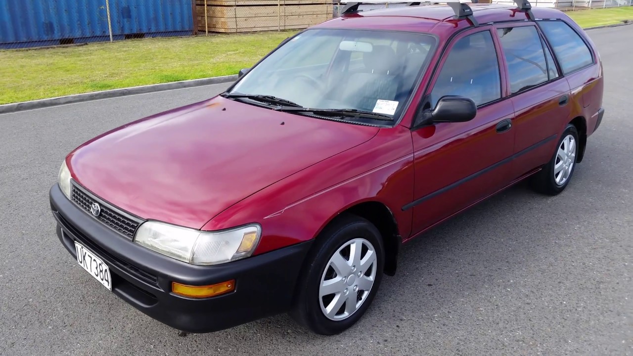 Corolla SW red - YouTube