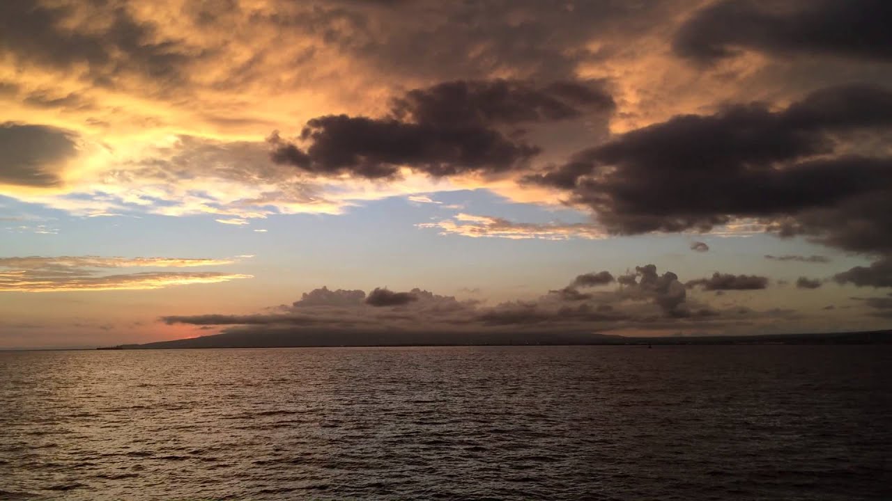 A Gorgeous Hawaiian Sunset aboard Atlantis Cruises Navatek. - YouTube